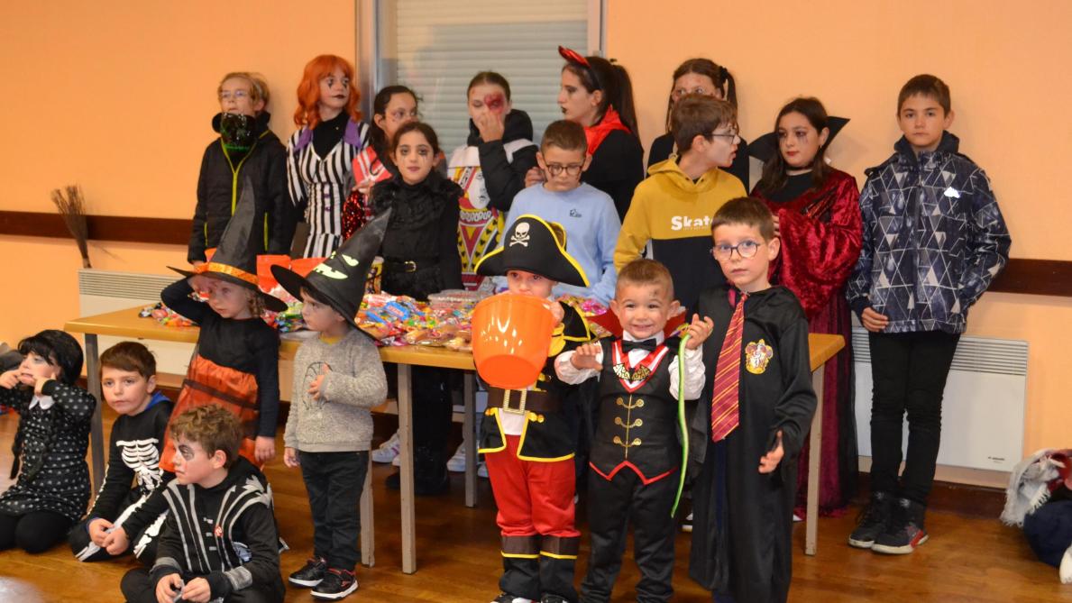 22 enfants réunis pour Halloween à Crespy-le-Neuf