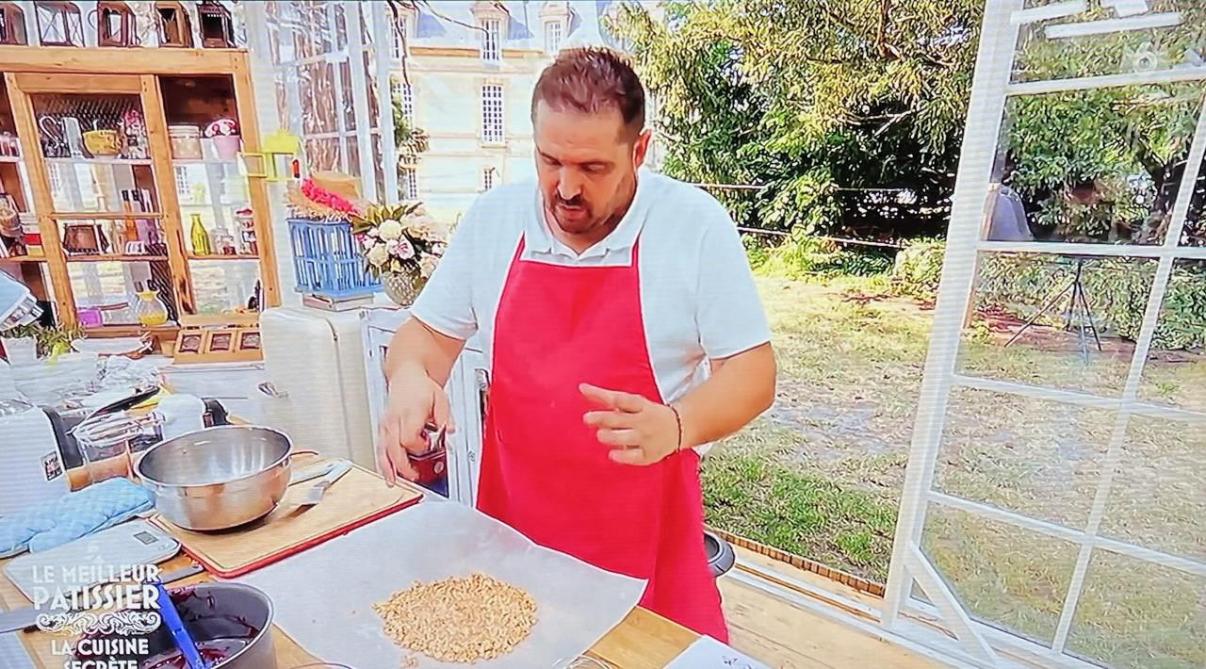 La touche finale pour le Marnais David Ginat au Meilleur pâtissier sur M6