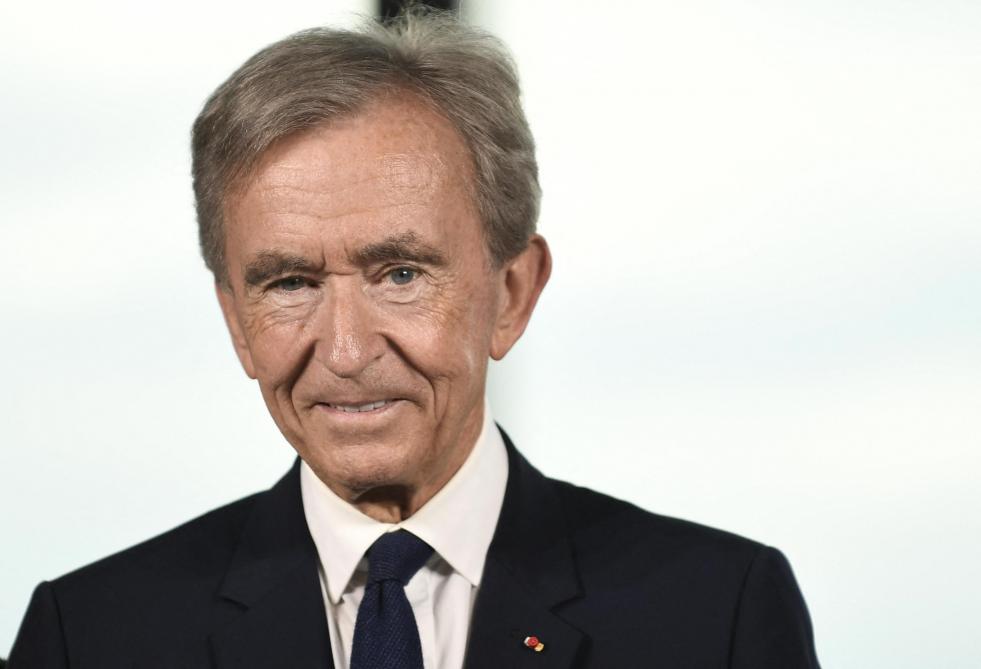 Le patron de LVMH Bernard Arnault pollue 1 270 fois plus qu’un Français ...