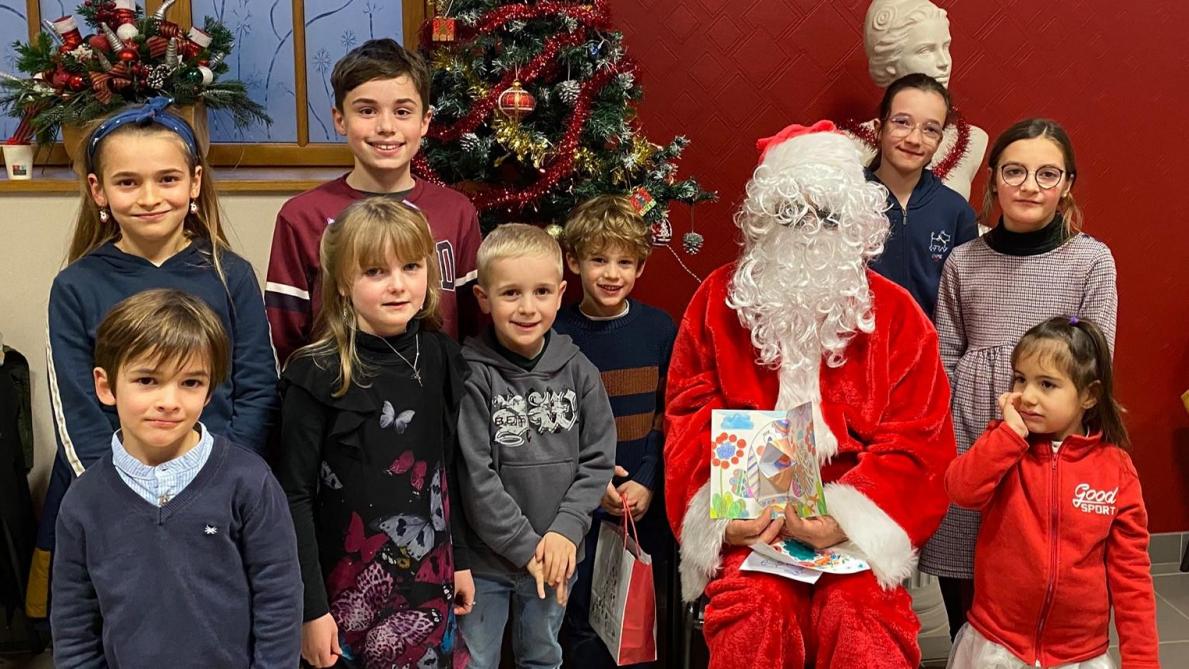 Proverville a accueilli le père Noël