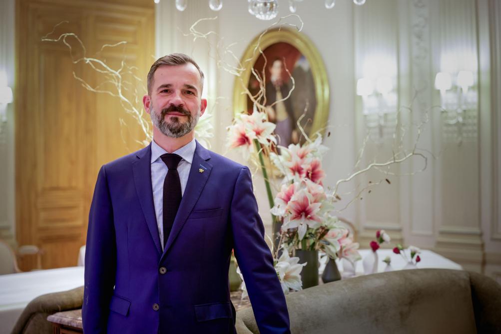 Ils font Les Crayères : portrait de Nouraini et Michel, voiturier et ...