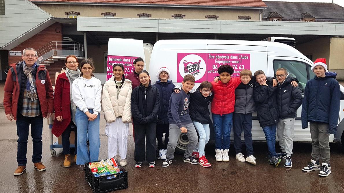 A u collège Saint-Joseph à Romilly-sur-Seine, un calendrier de l’Avent ...