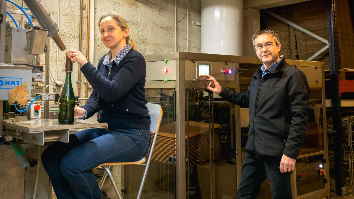 Des vignerons d’Oger créent leur machine à encaisser les bouteilles de ...