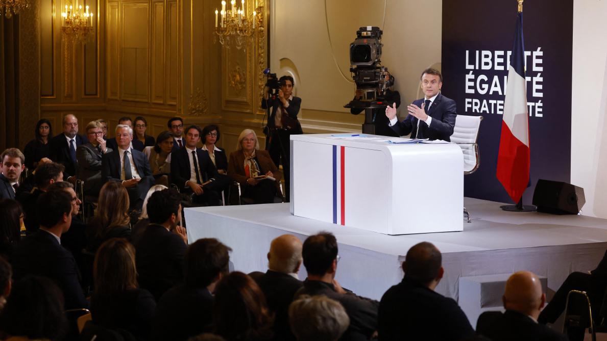 Conférence de presse de Macron : congé de naissance, impôts, Depardieu ...