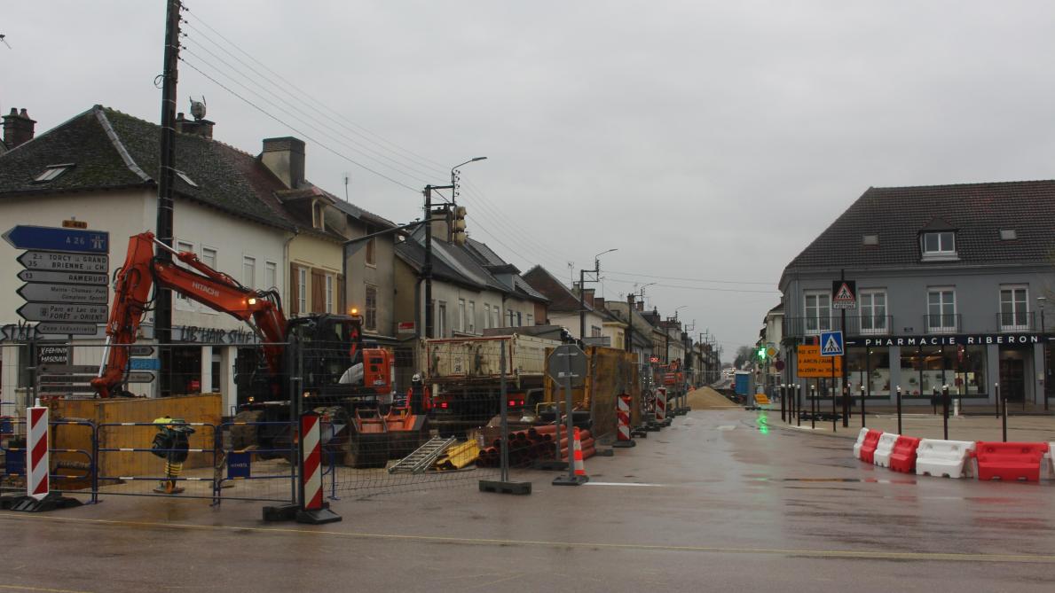 Depuis le début du chantier à Arcis-sur-Aube, les commerçants de la ...