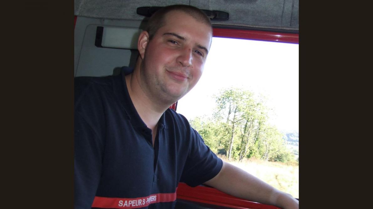 Des hommages de toute la France pour le pompier volontaire décédé en ...