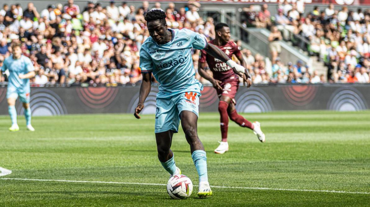 Oumar Diakité et Reda Khadra titulaires pour la rencontre entre le ...
