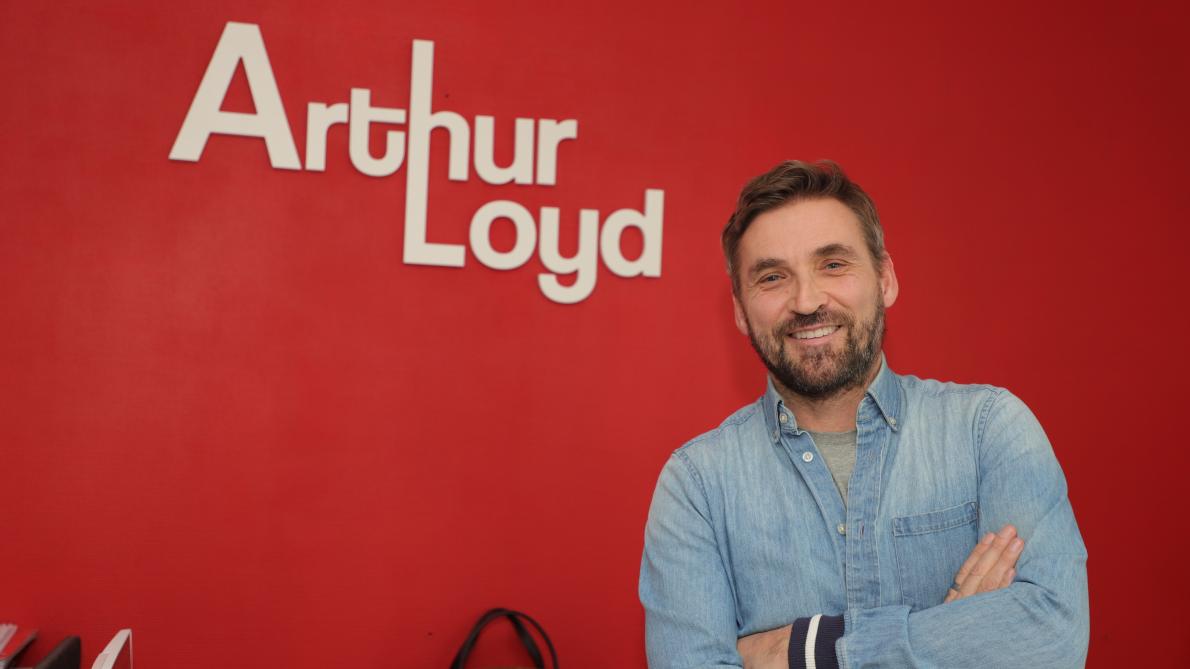 Arthur Loyd, le développement côté privé
