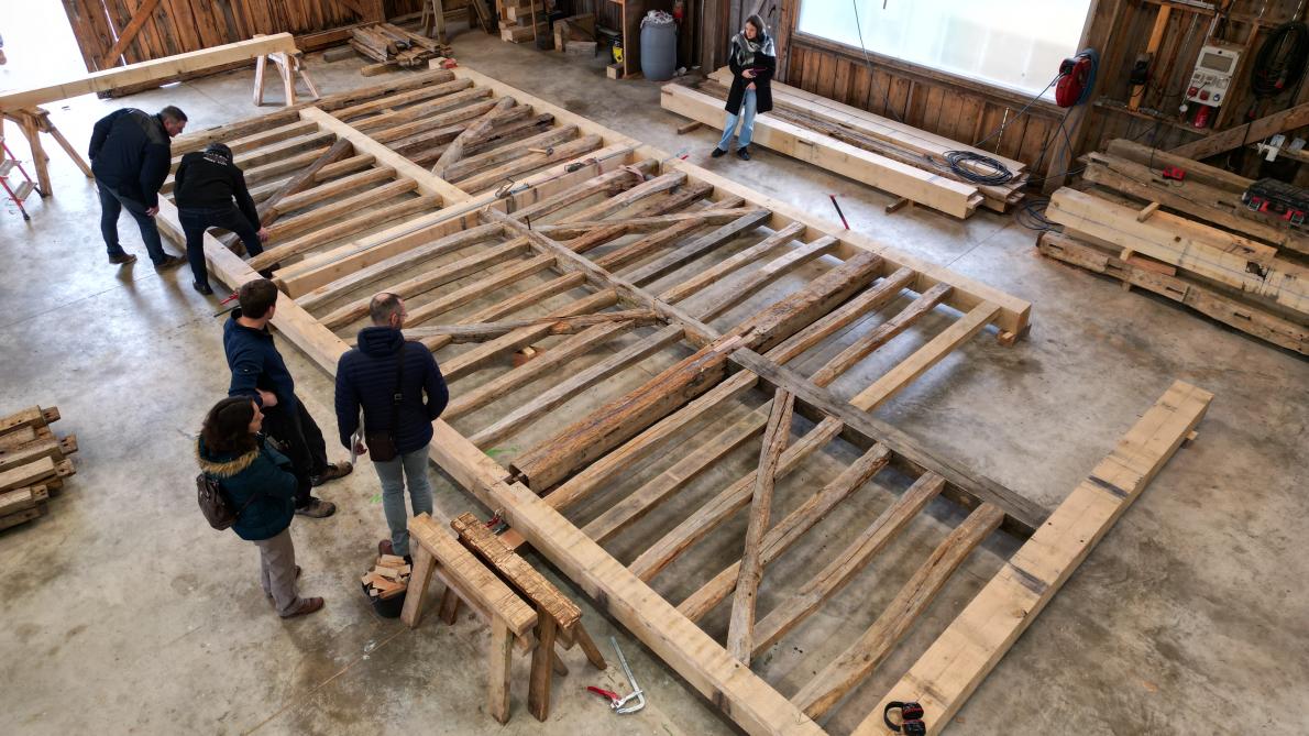 La nouvelle grange reconstruite avec 70 % des bois de son ancienne ...