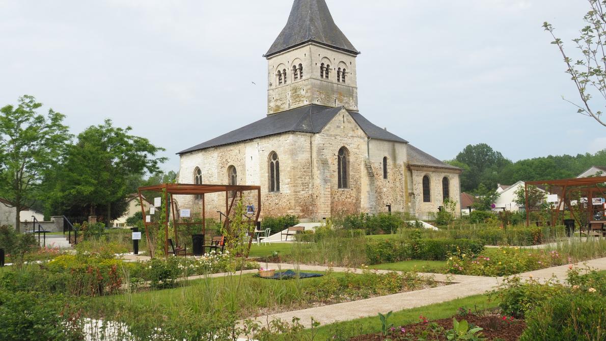 La place de la Mairie de Bazancourt inaugurée