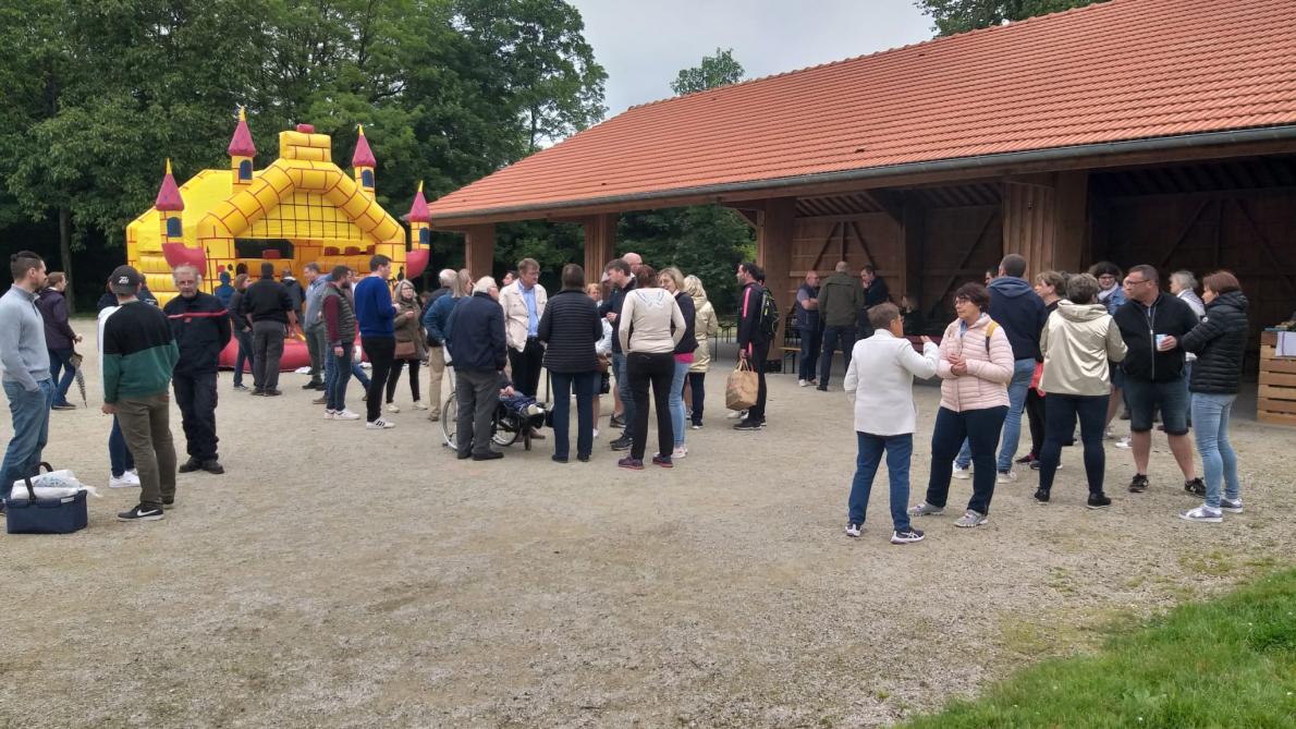 Le city stade et la halle en bois ont été inaugurés à Sommepy-Tahure