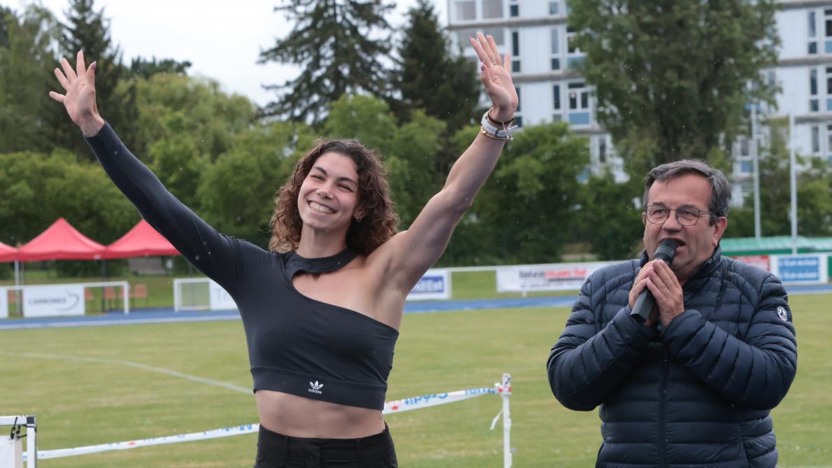 Le sourire d’Auriana Lazraq-Khlass, un éclair dans la grisaille du ...
