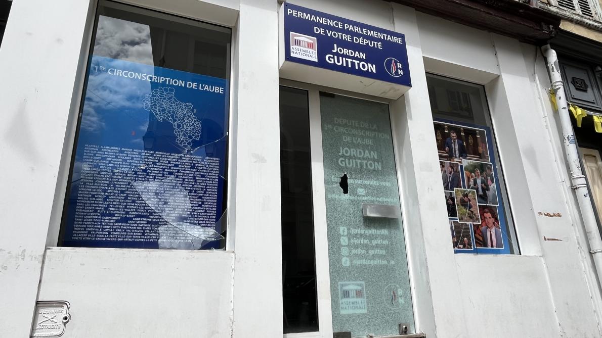 La permanence du député RN Jordan Guitton vandalisée à Troyes