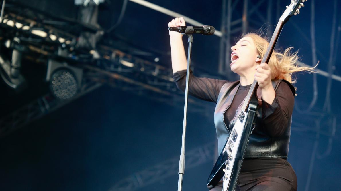 Après son passage à la foire de Châlons-en-Champagne, la chanteuse ...