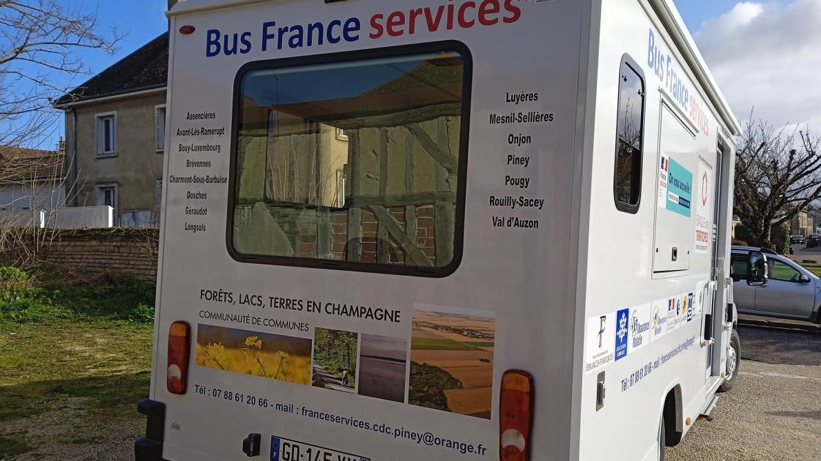 Le bus France services ouvre ses portes