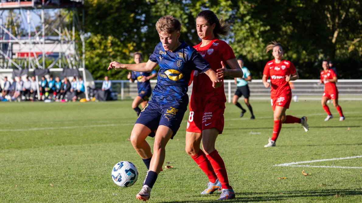 Lucie Calba est partie à la découverte de la D1 féminine avec le Stade ...