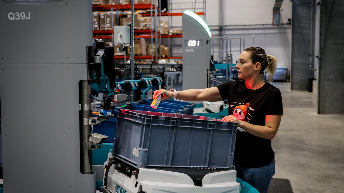 Chez Dhygietal à La Veuve, trente-huit robots préparent les commandes