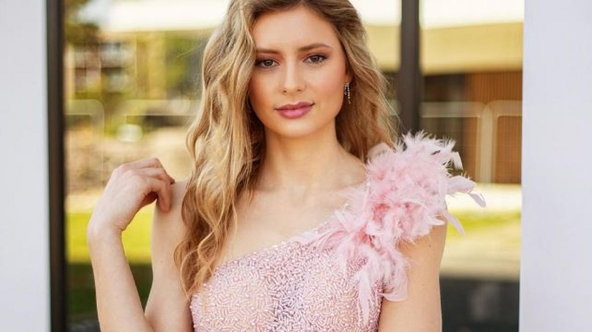 Miss France 2025 : qui est Charlie Benard, Miss Poitou-Charentes 2024