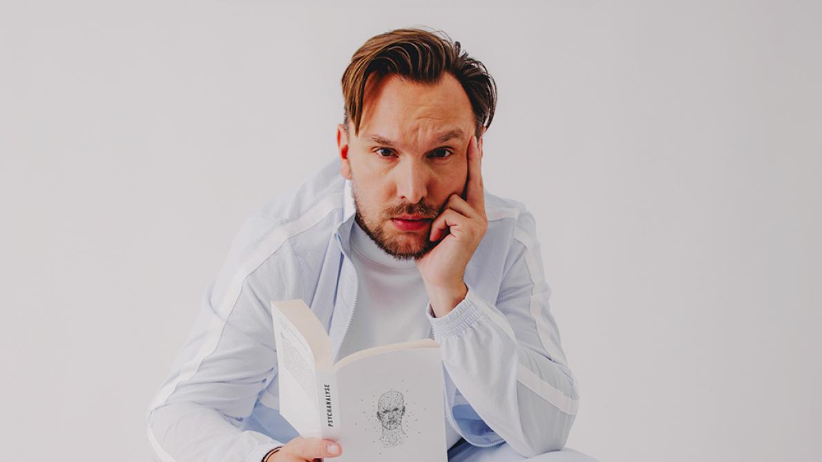 L’humoriste Kévin Debonne prêt à mettre des paillettes dans la vie des ...