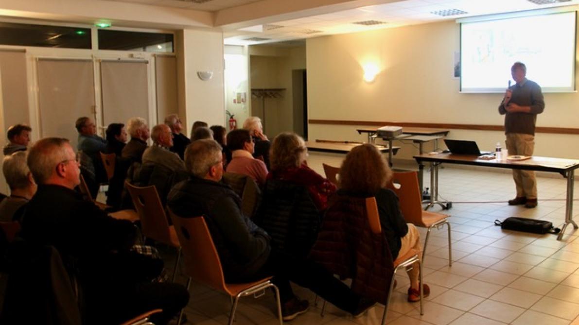 Pierre Pont-Cosson raconte son périple sur la route de Compostelle aux ...