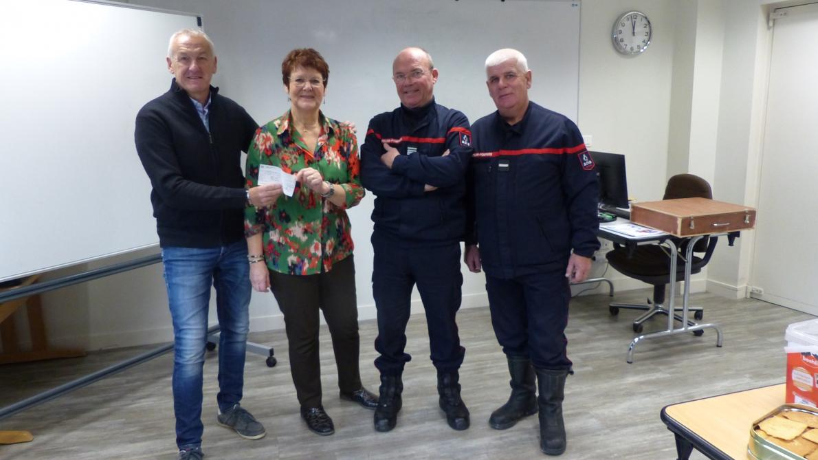 Les randonneurs et un pharmacien de Vertus ont fait un don de 2335 ...