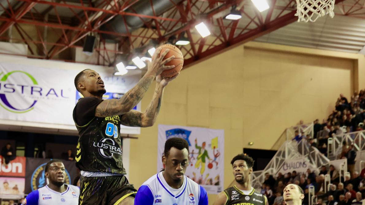 Que risque le joueur du Champagne Basket Benoît Mbala
