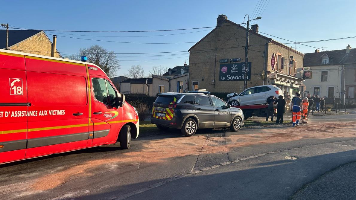 Collision entre un tracteur et une voiture : une jeune femme transportée à l’hôpital