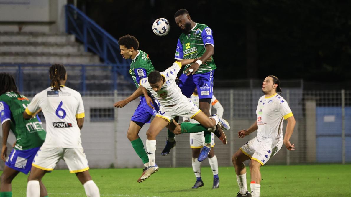 Le défenseur de Charleville-Prix Rodolphe Mabunda s’engage en faveur du CS Sedan Ardennes