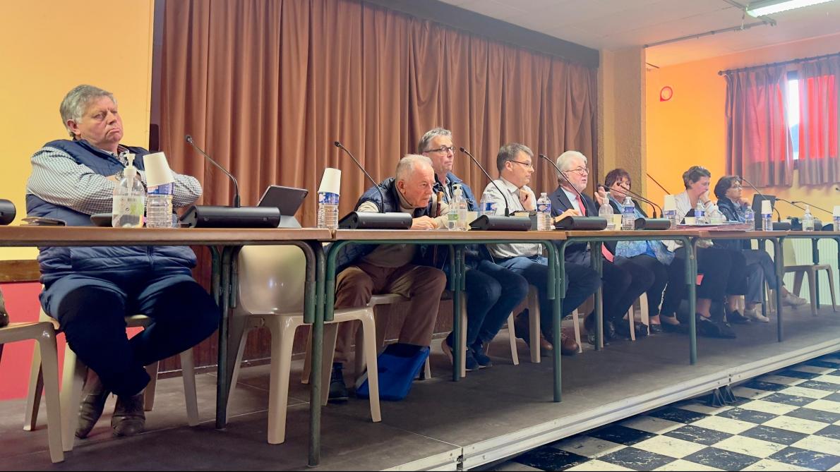 Malgré un vote favorable au budget 2025, l’ambiance est électrique au ...