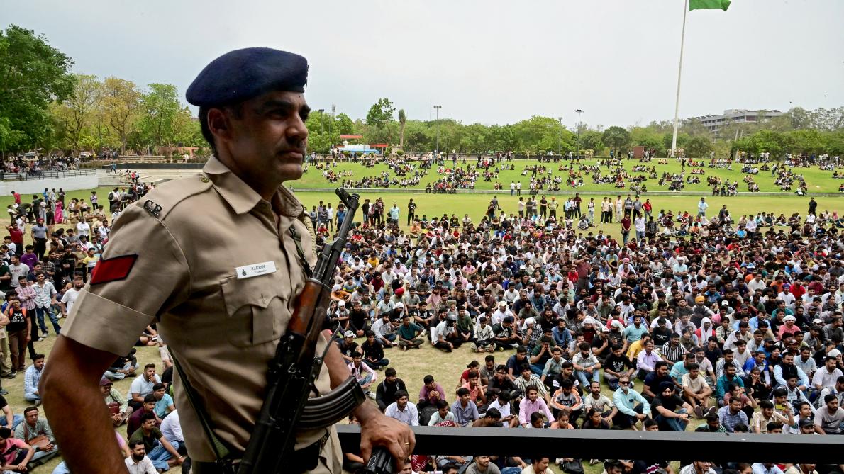 Un « cessez-le-feu immédiat » annoncé entre le Pakistan et l’Inde, après plusieurs jours d ...