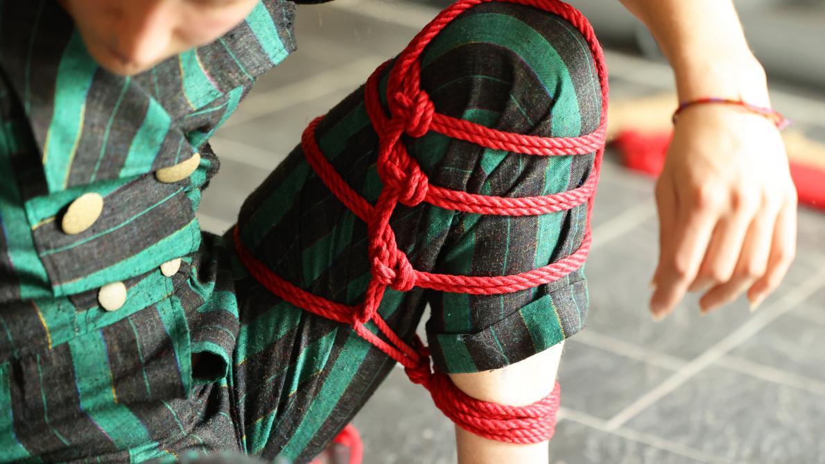 « C’est bien de s’entraîner sur soi » : découvrez le shibari, l’art traditionnel du bondage japonais