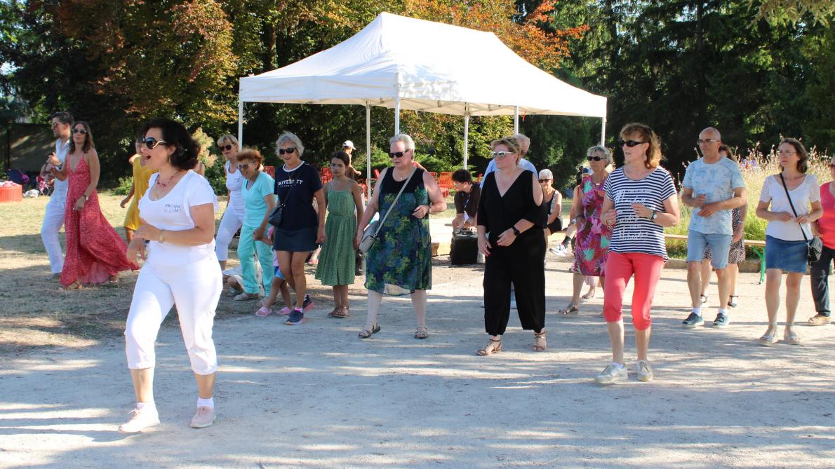 Une initiation au cha-cha-cha endiablée sur le site de l’ancienne ...