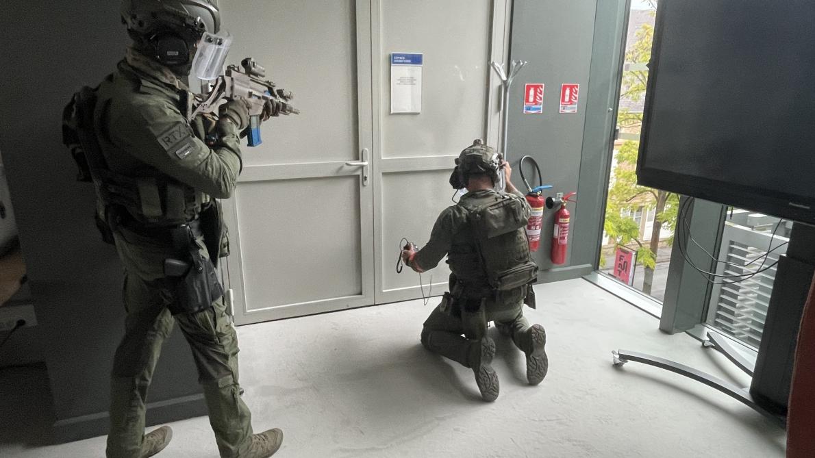 « Je suis Jérémy, négociateur du GIGN, qu’est-ce que vous voulez ...