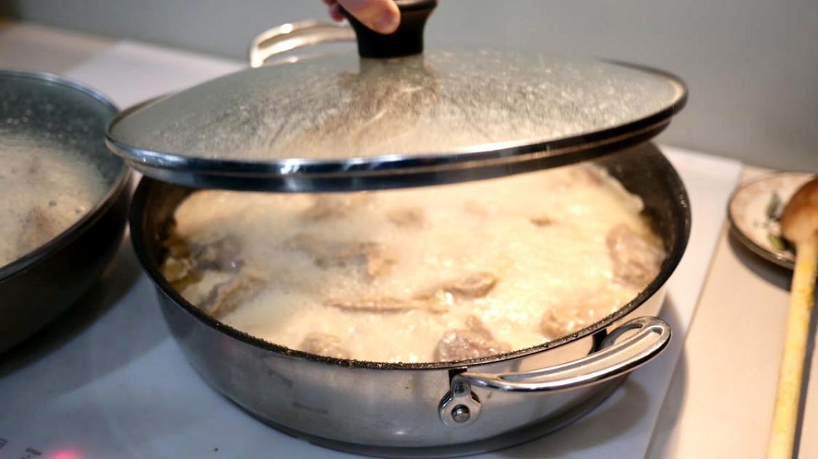 En cuisine avec Anne-Lise Royer de la Villa de la Croix pour préparer ...