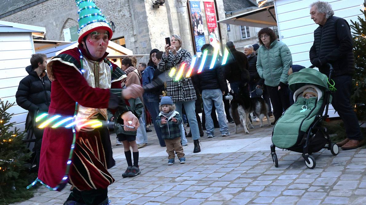 Marché de Noël à Laon : les visiteurs et commerçants satisfaits au ...