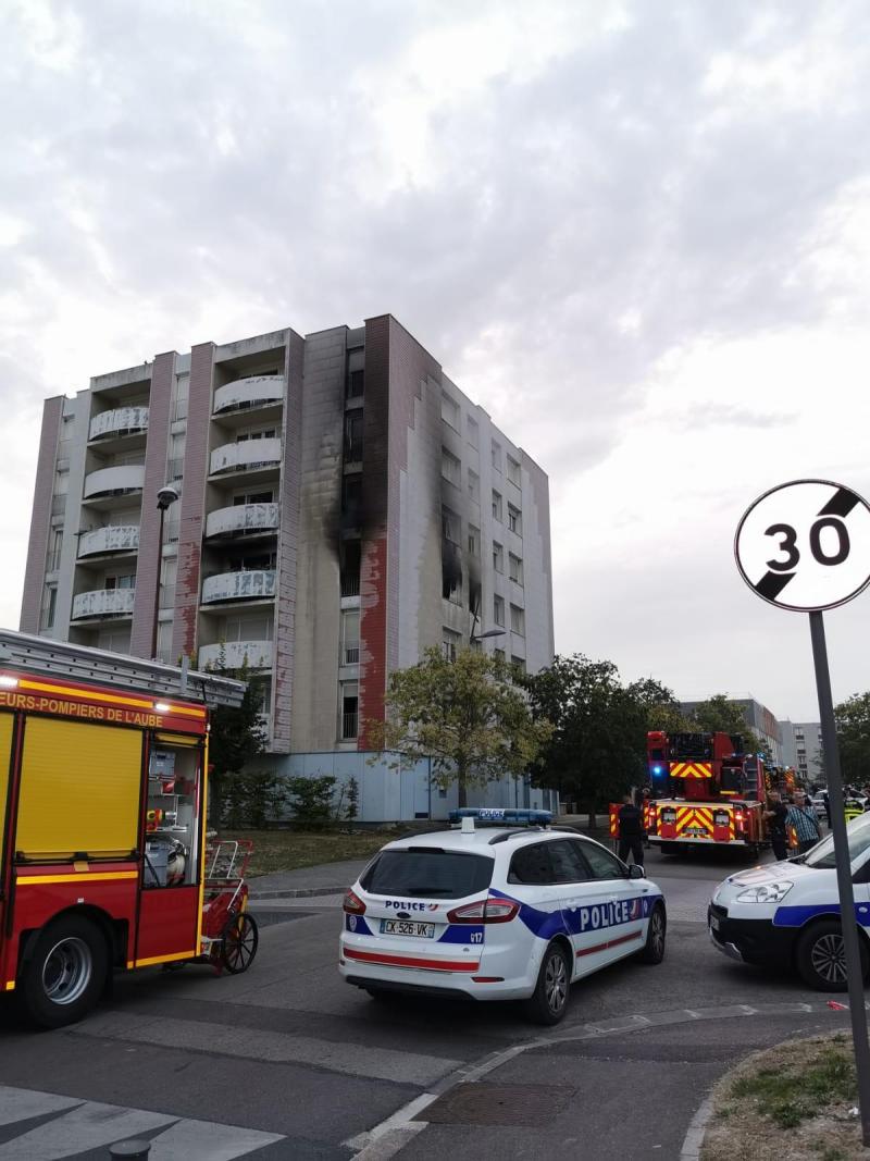 Violent incendie à La Chapelle-Saint-Luc : 24 foyers relogés Violent incendie à La Chapelle-Saint-Luc : 24 foyers relogés