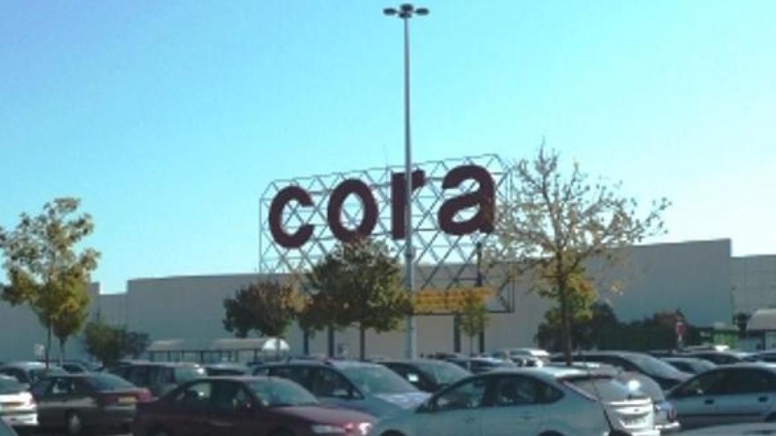 Nouvelles mesures contre le Covid: le centre commercial Cora ...