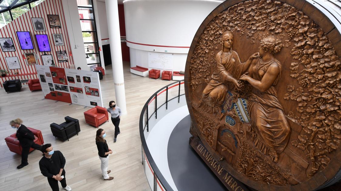 La maison de champagne Mercier célèbre les 150 ans du creusement de ses ...