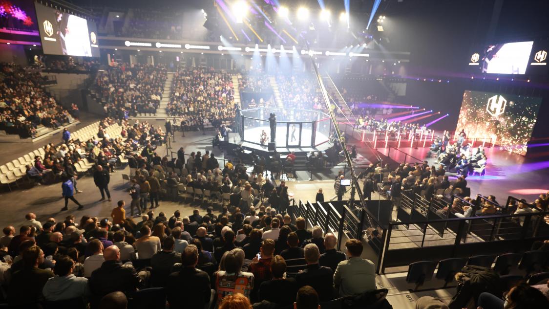Premiers spectateurs et premiers combattants à la Reims Arena