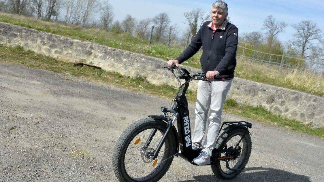 Bruno Chartier crée sa trottinette à Laon