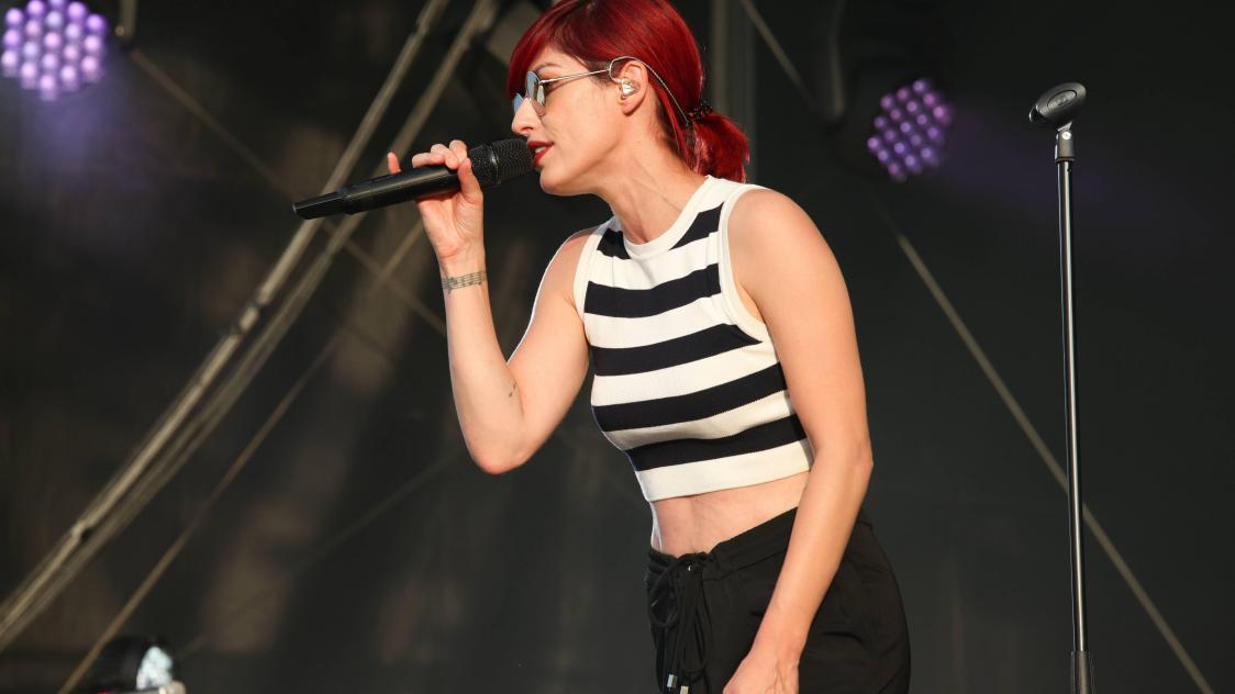 Des Butterfly dans les yeux du public de Superbus à la Foire de Châlons