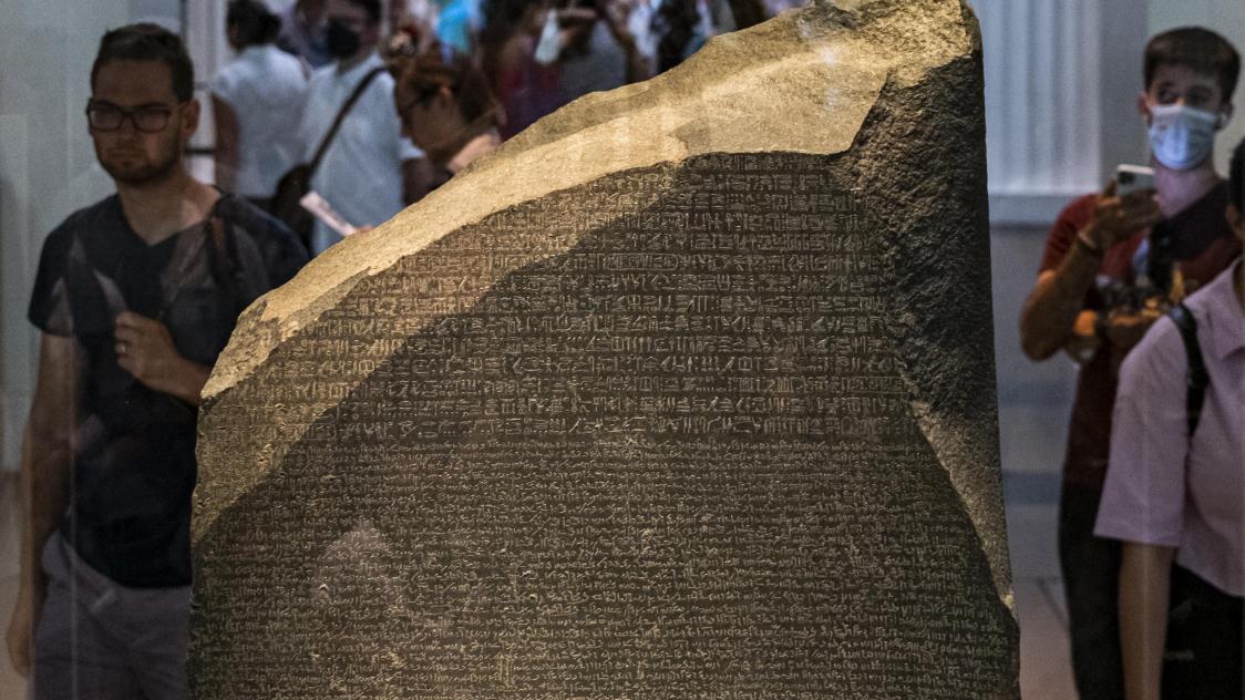Un siècle après Toutankhamon et la pierre de Rosette, les Égyptiens ...