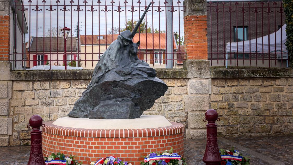 Un premier mémorial dédié aux chiens héros militaires et civils ...