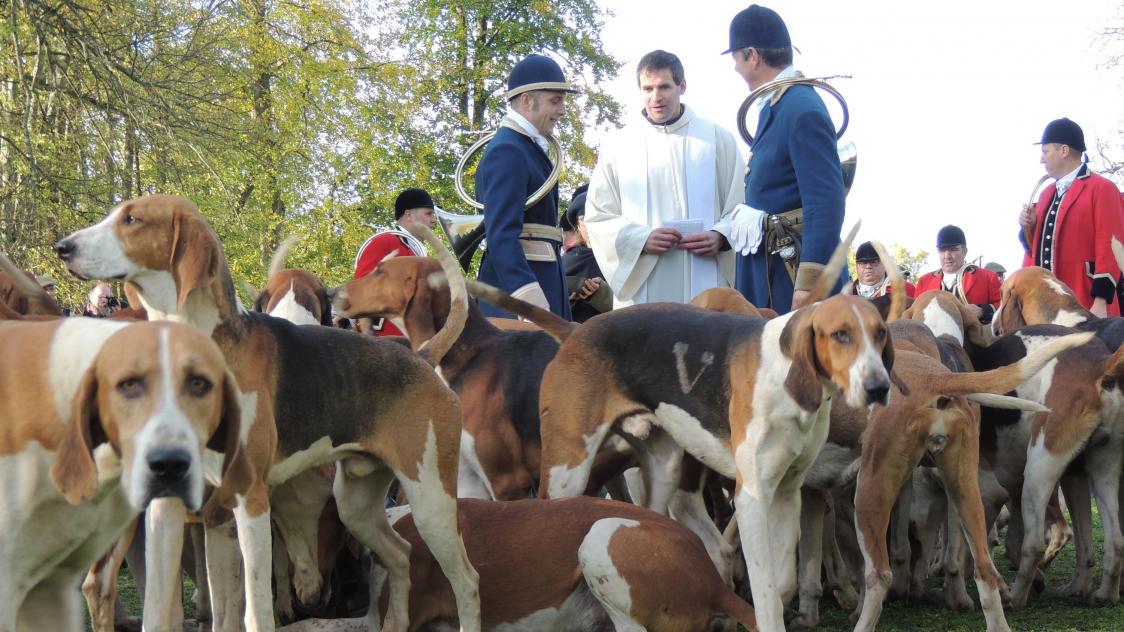 Messe de la Saint-Hubert au jardin de La Muette à Largny-sur-Automne
