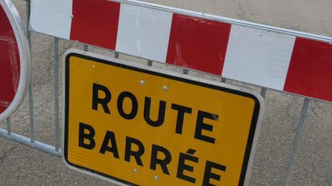 La D904 barrée pour risque d’éboulement à Montchâlons