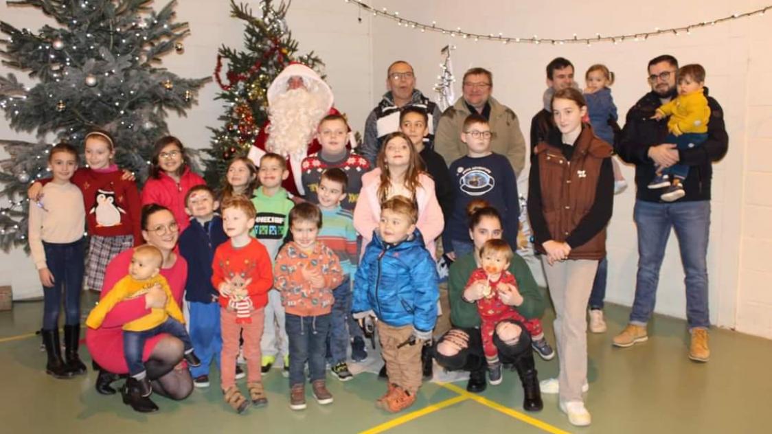 Le comité des fêtes a organisé son arbre de Noël à Vienne-le-Château