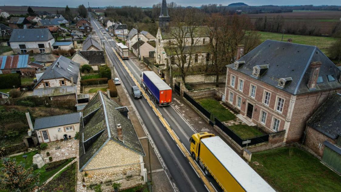 Entre Laon et le Nord, la RN2 se tourne vers l’est à Froidmont-Cohartille