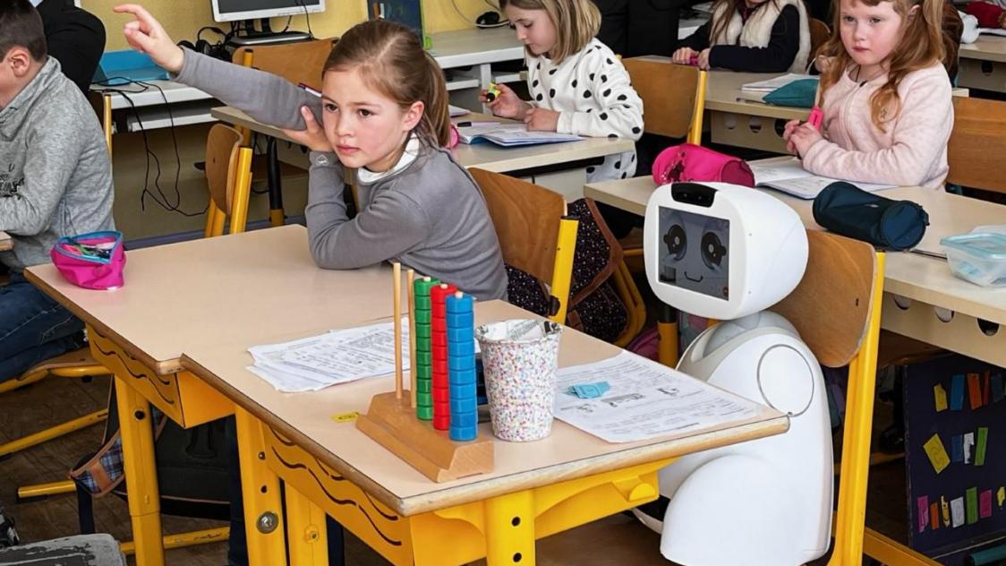 Buddy, le petit copain robot d’un élève d’Épernay éloigné de son école