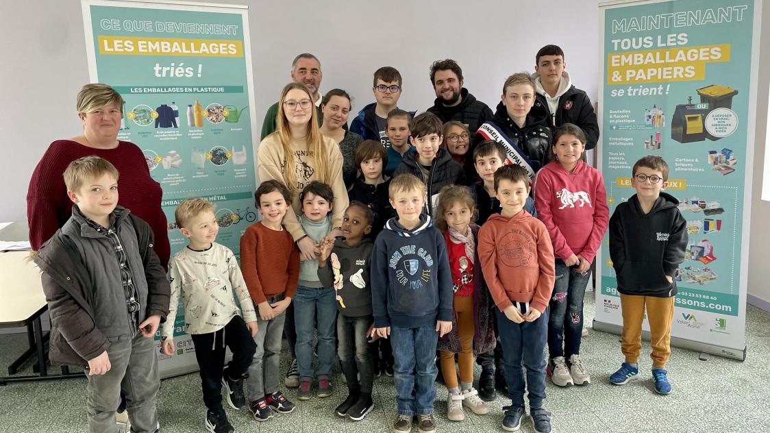 Initiation au tri sélectif pour les enfants à la mairie de Serches