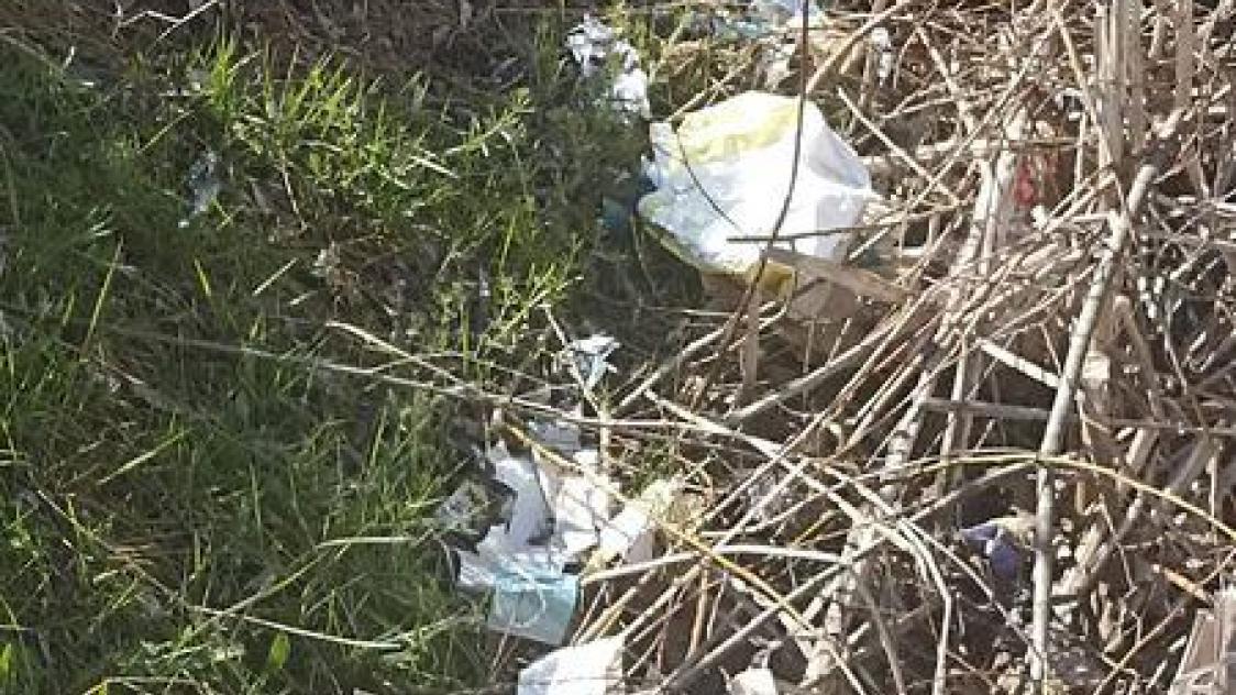 À côté de l’Intermarché de Sault-lès-Rethel, un dépotoir sauvage ...